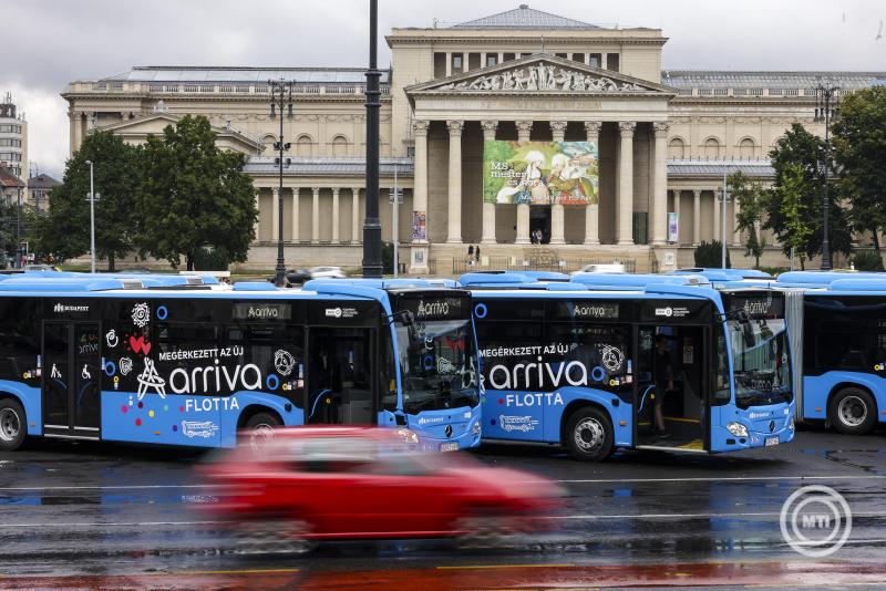 Újabb 20 elektromos Ikarus busz érkezik a MÁV-csoporthoz a Zöld Busz ...